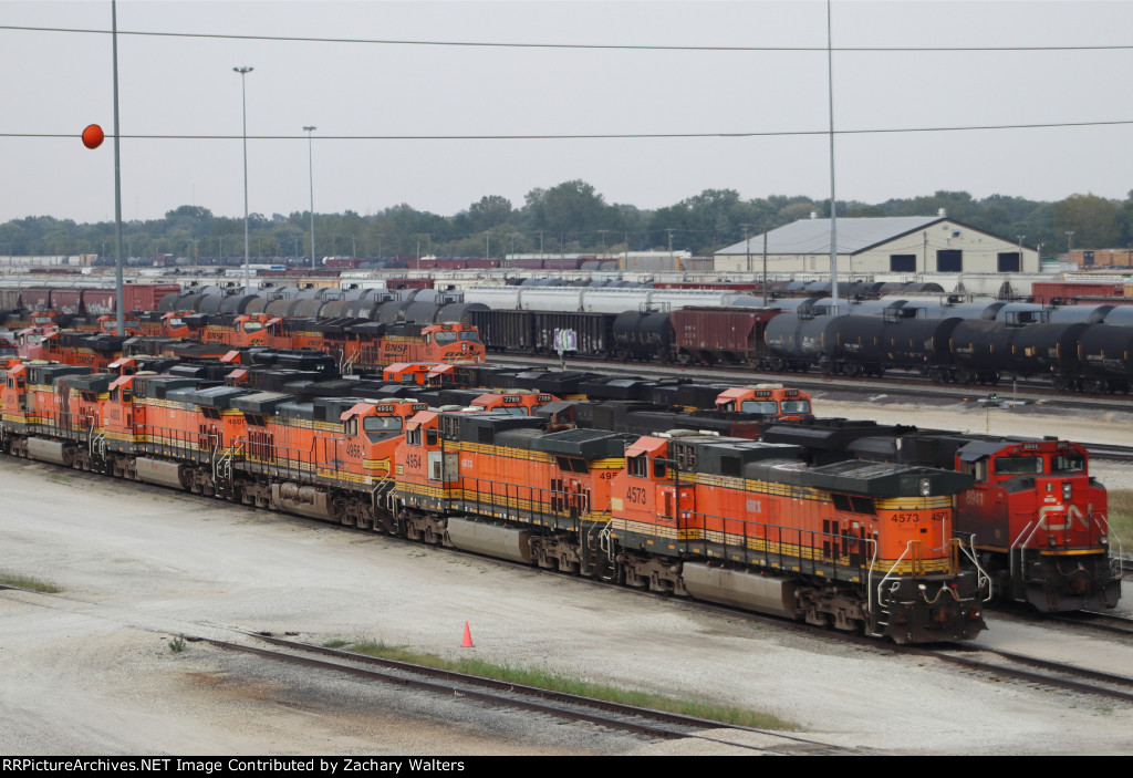 GECX 4800 4956 4954 4573 BNSF 7789 CN 8941